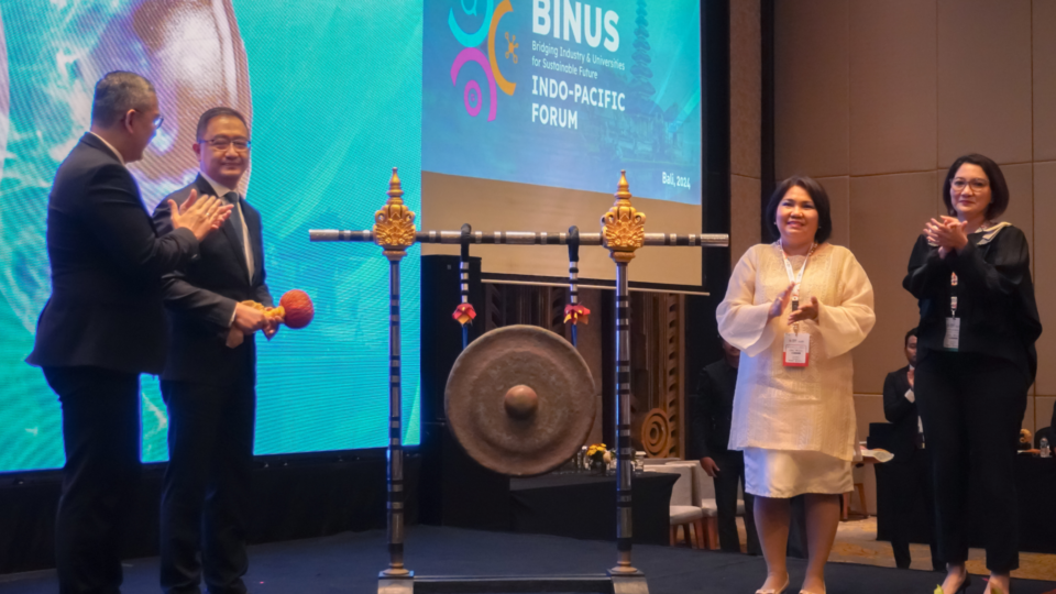 4 – BINUS Global